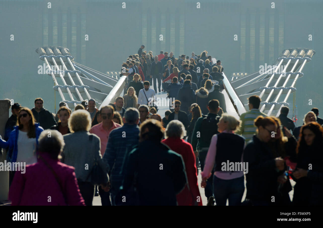 People on bridge hi-res stock photography and images - Alamy