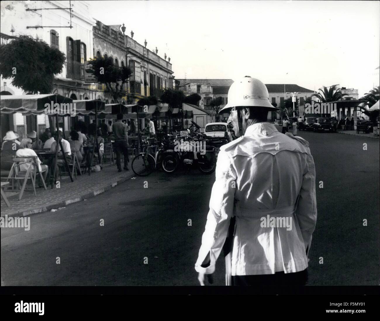 1972 - Tipical British police-man at work in a tipical southern type of ...