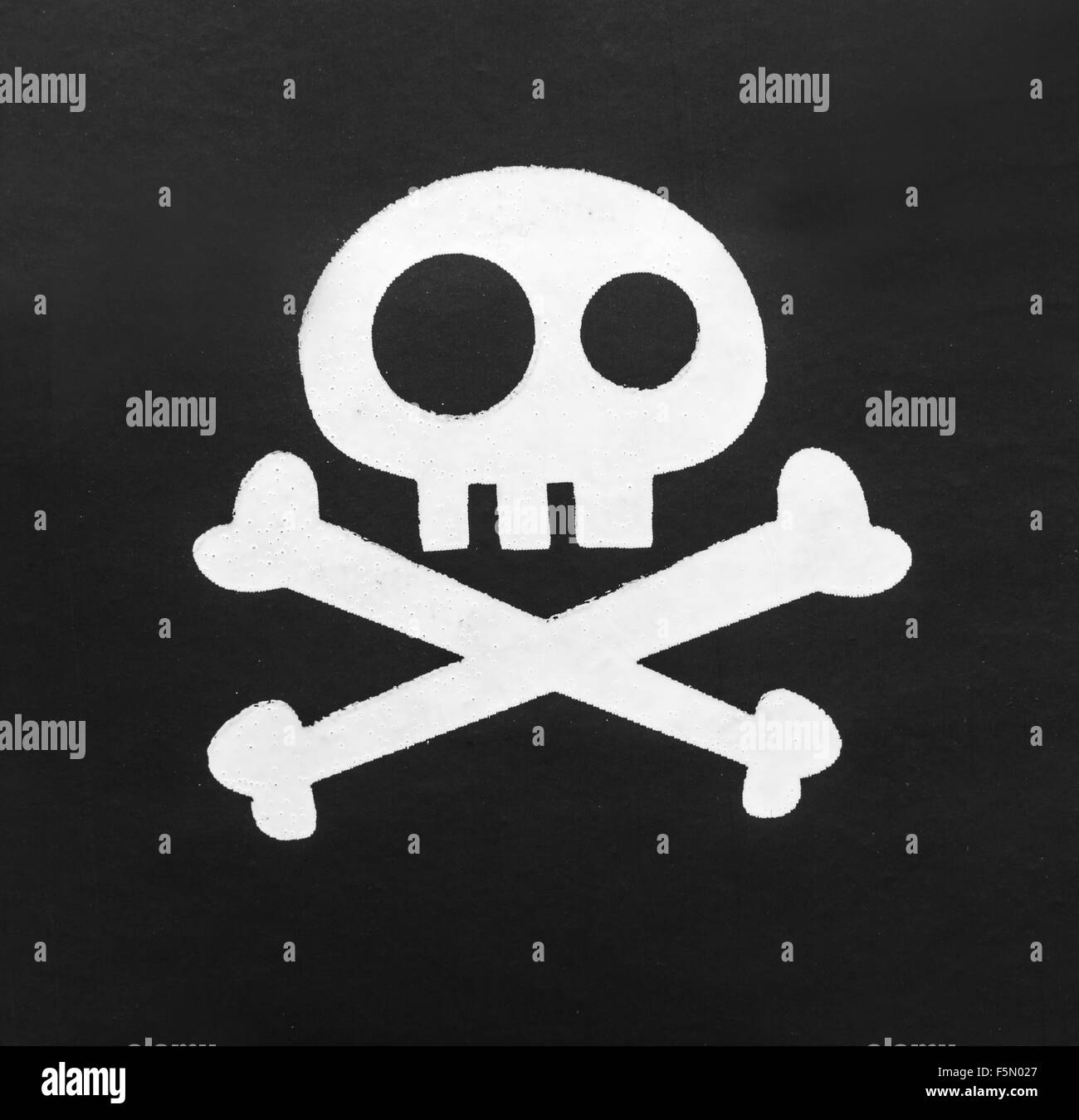 Pirate symbol hi-res stock photography and images - Alamy