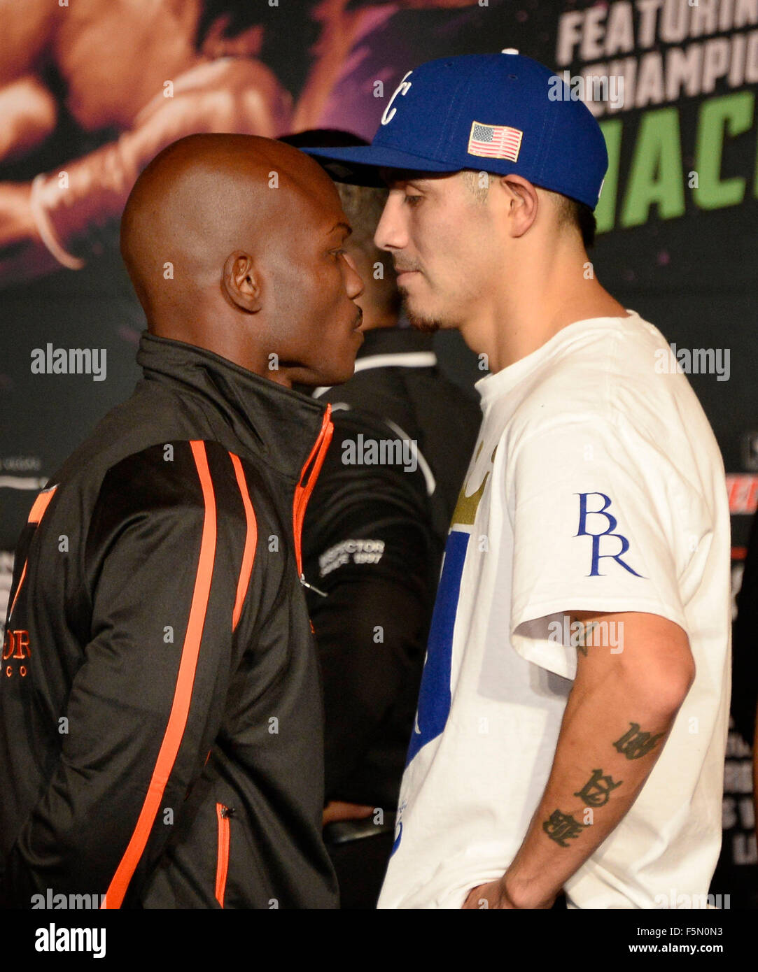 Las Vegas Nevada, USA. 6th Nov, 2015. (L-R) Timothy Bradley Jr. faces ...