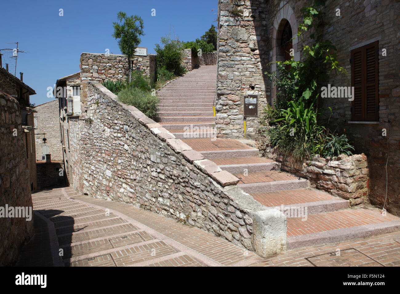 Narrow Alley in Assisi, Italy Stock Photo - Alamy
