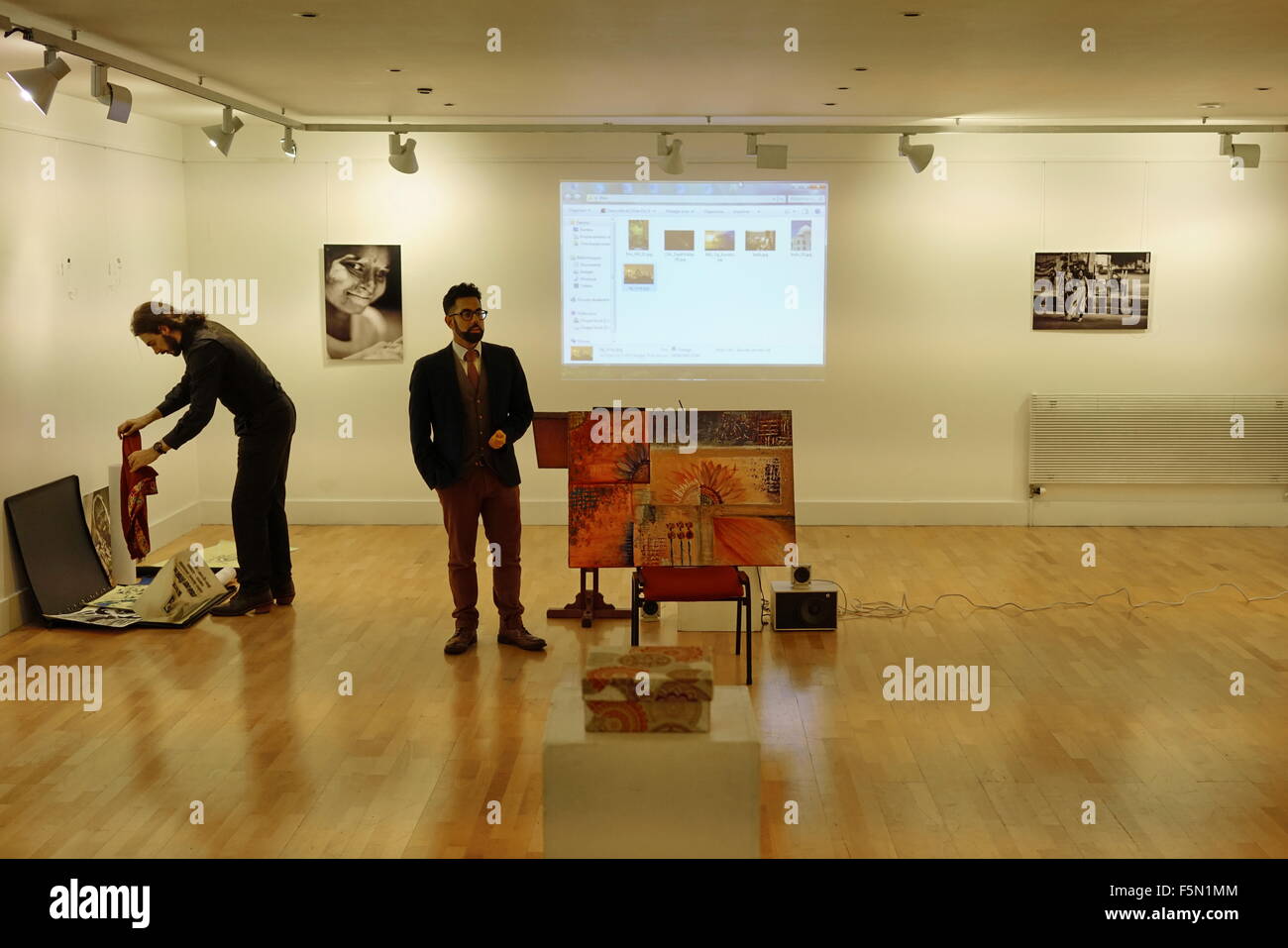 London, UK. 6th Nov, 2015. Artist Sara Russell showcasing her latest ...