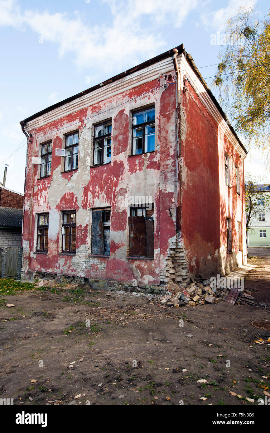 destroy buildings . break down Stock Photo - Alamy