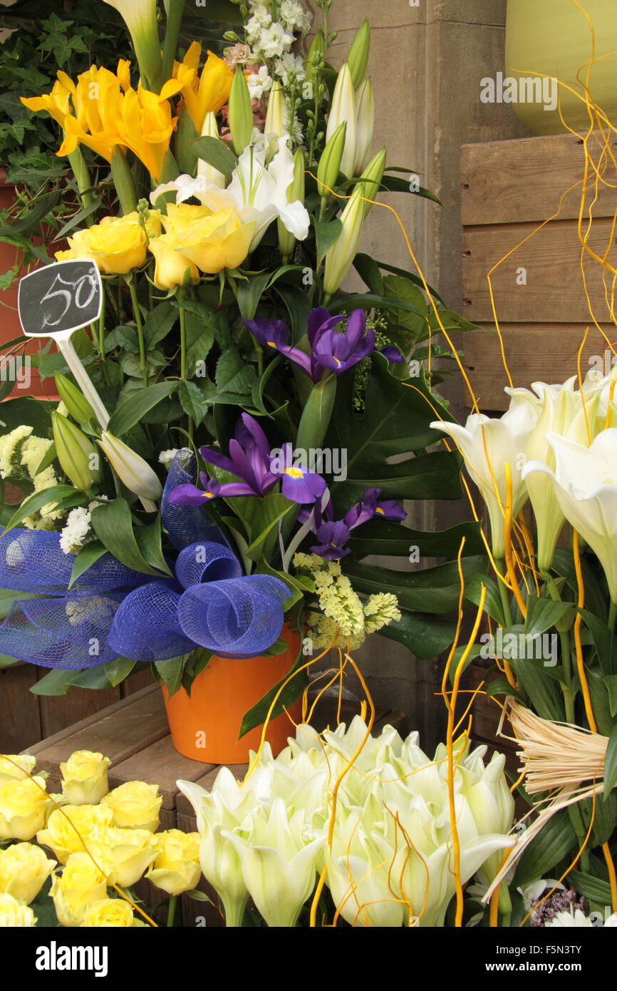 flower stand L'Eixample Barcelona, Spain Stock Photo - Alamy