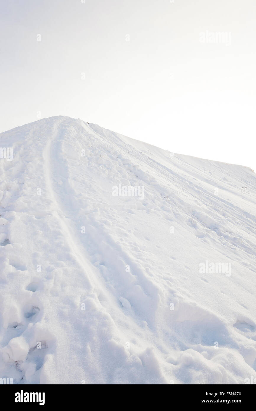 path in the snow Stock Photo - Alamy