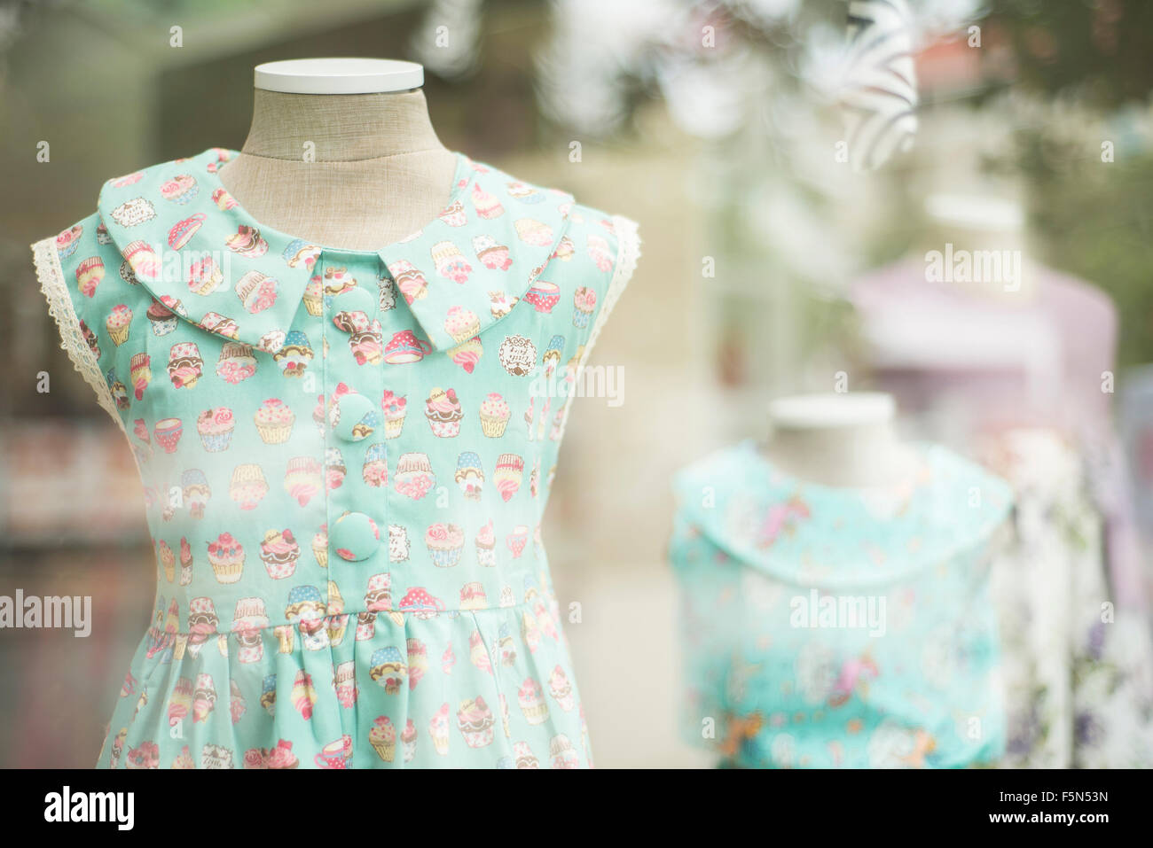 Childrenswear hi-res stock photography and images - Alamy