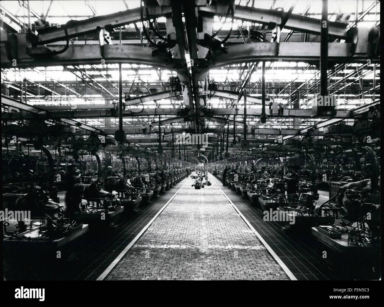1962 - Fiat ''Mirafiori'' Complex, Turin: Engine Testing Room ...