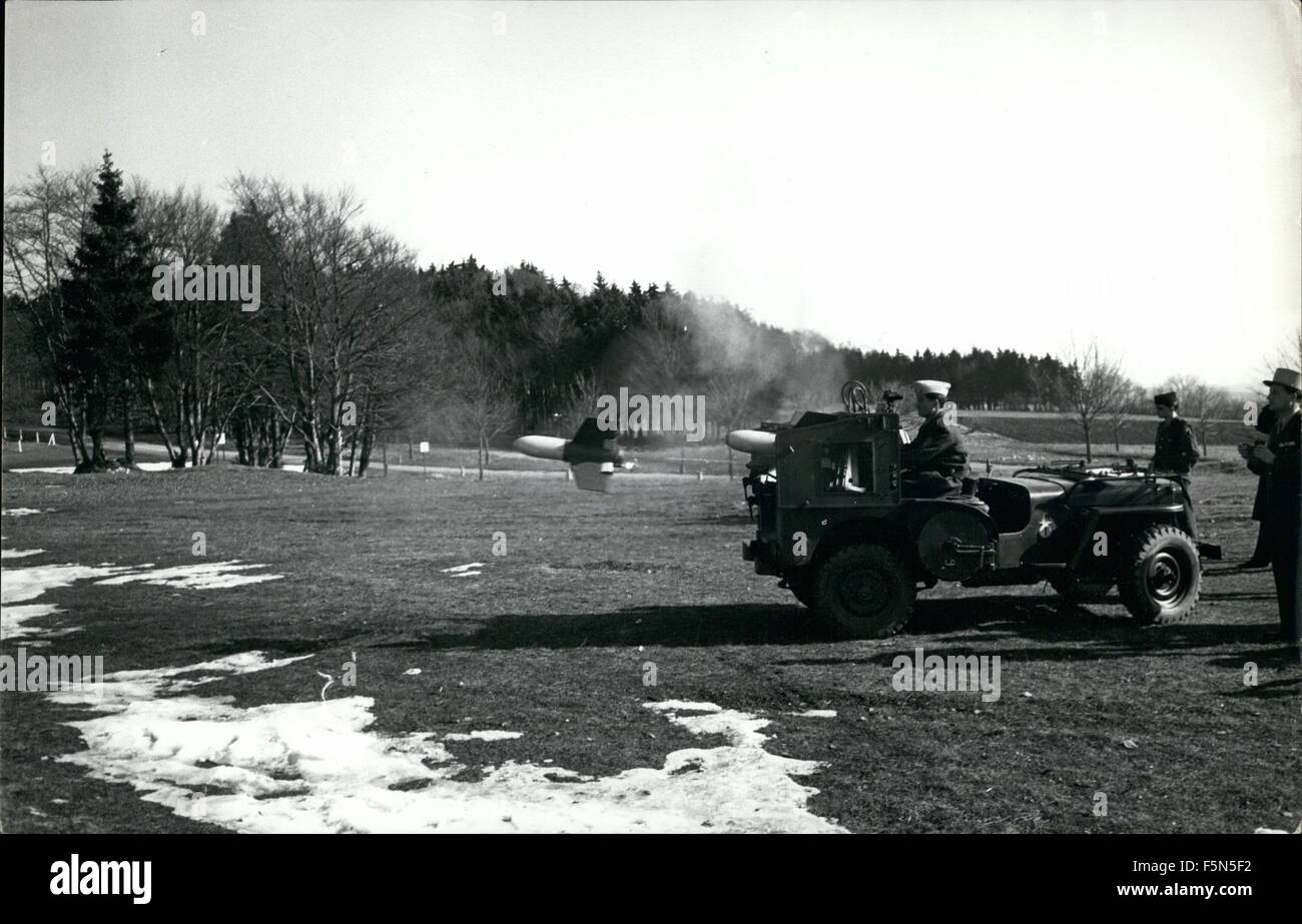 1953 - French firing anti-tank weapon SS.10 © Keystone Pictures USA ...
