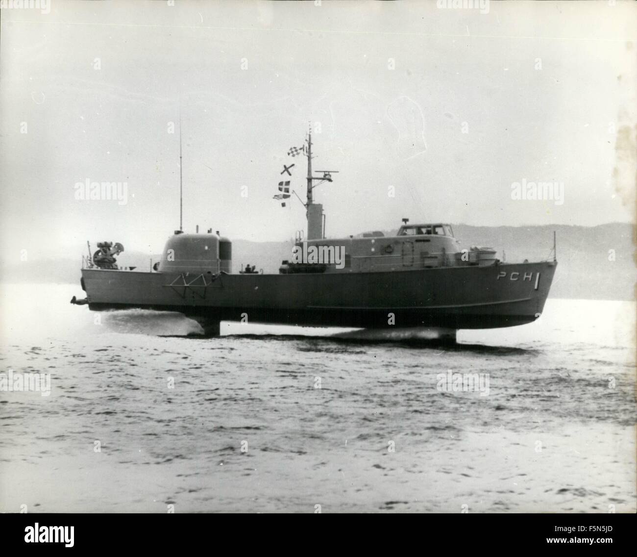1962 - U.S.Navy's Hydrofoil craft. 'Flies' over the water.: The United ...