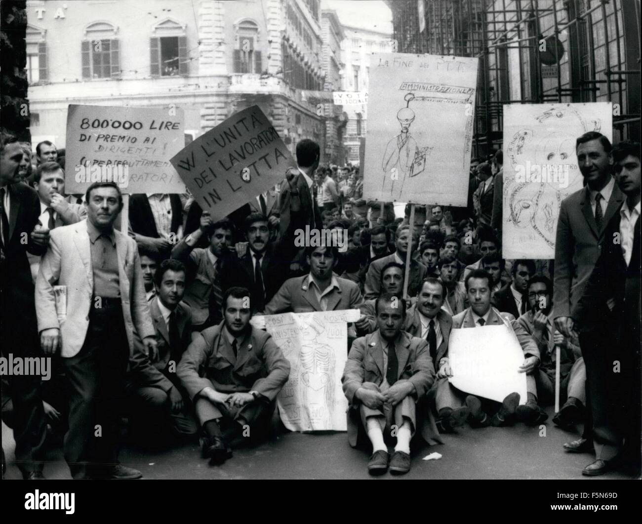 1972 - Strike Tons of election campaign pamphlets went undelivered as ...