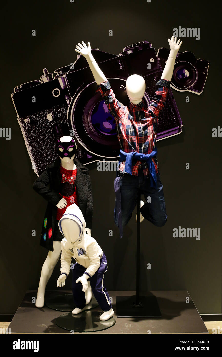 Mannequin kids hi-res stock photography and images - Alamy