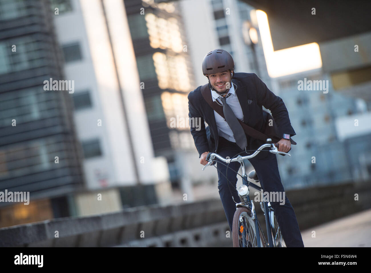 Cycling france lens flare hi-res stock photography and images - Alamy