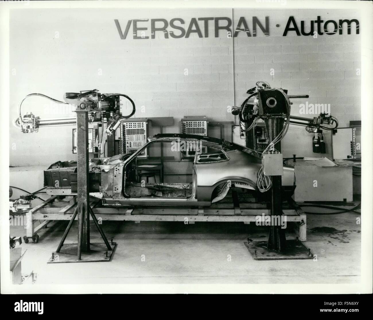 Programmable manipulator hi-res stock photography and images - Alamy