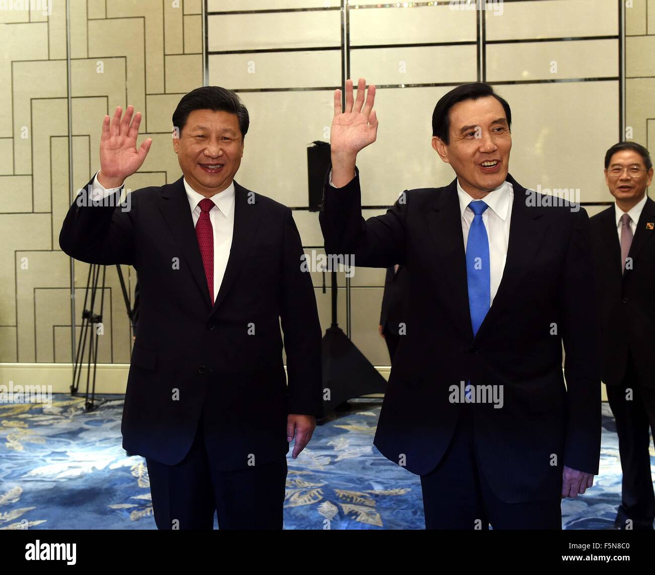 Shangri l hi-res stock photography and images - Alamy