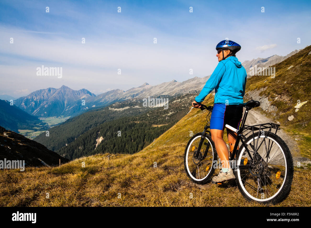 Female mountainbike race hi-res stock photography and images - Alamy