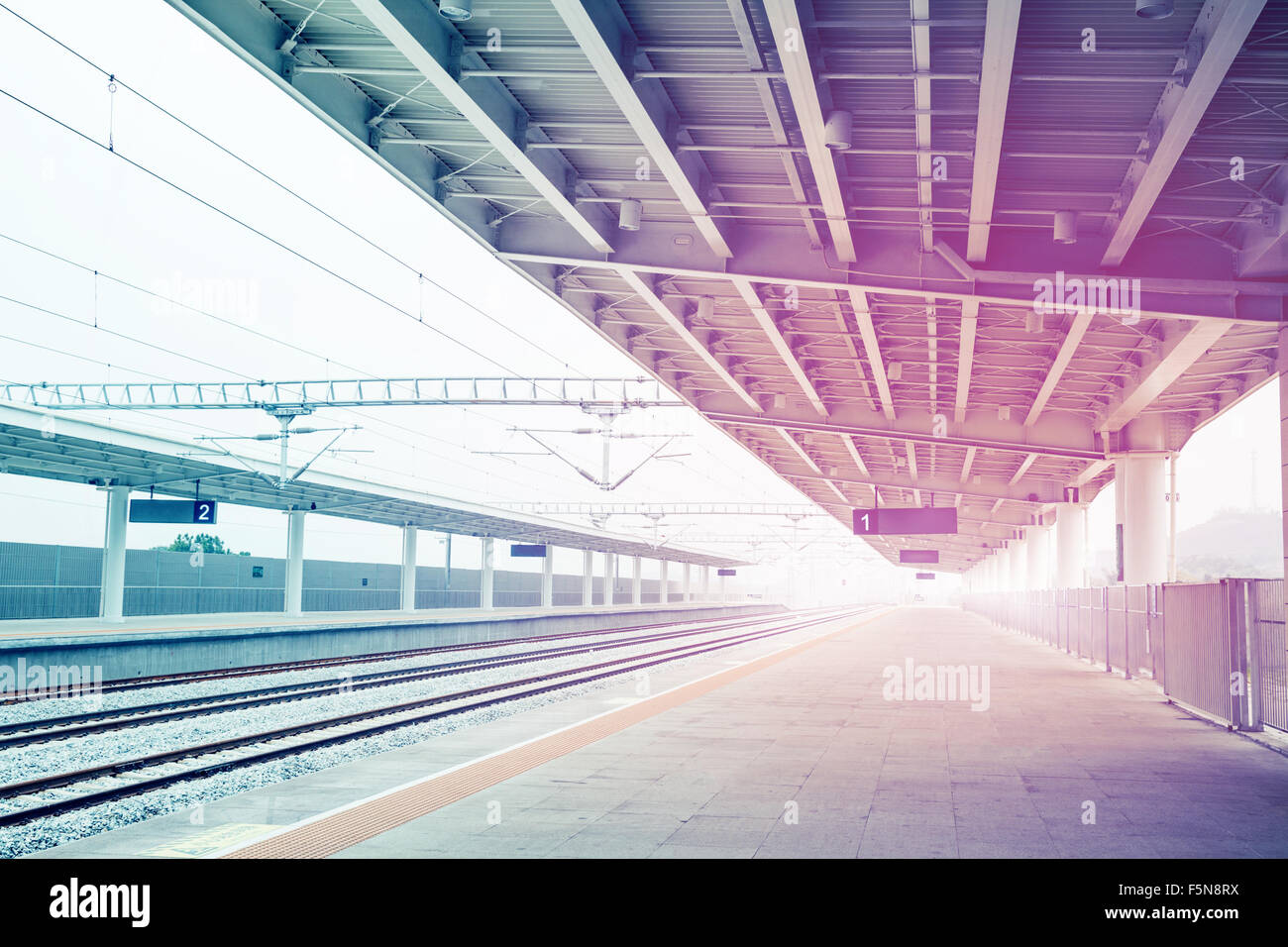 Steel platform hi-res stock photography and images - Alamy