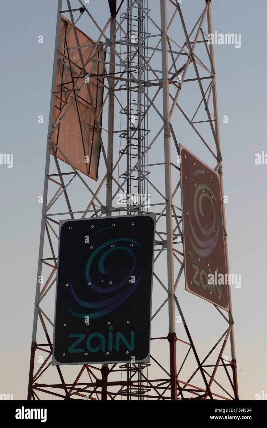 Cellular antenna hi-res stock photography and images - Alamy