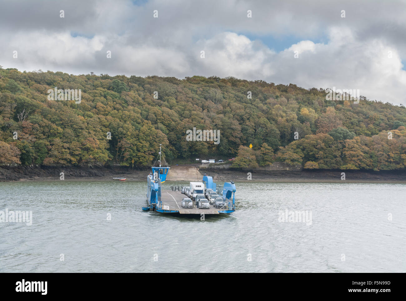 King Harry Ferry crossing the River Fal in Cornwall Stock Photo - Alamy
