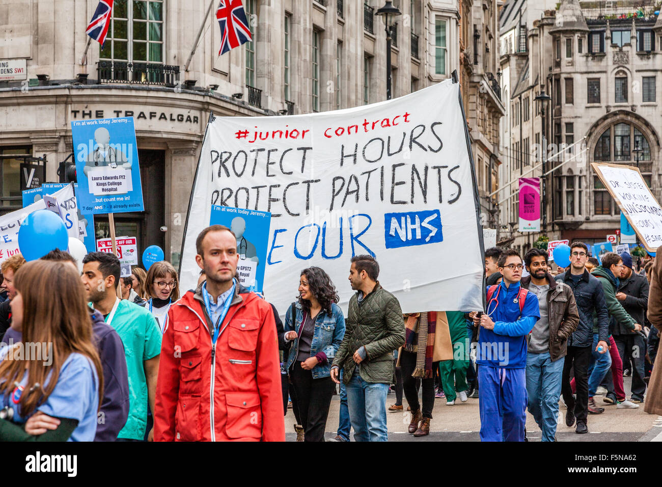 Junior doctors and NHS workers demonstrating in London against changes ...