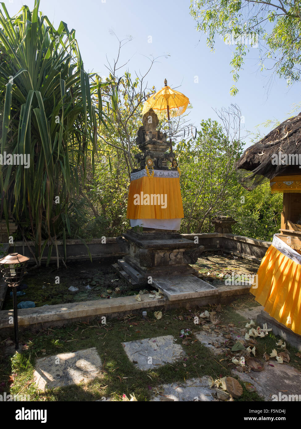 Bali shrine hi-res stock photography and images - Alamy
