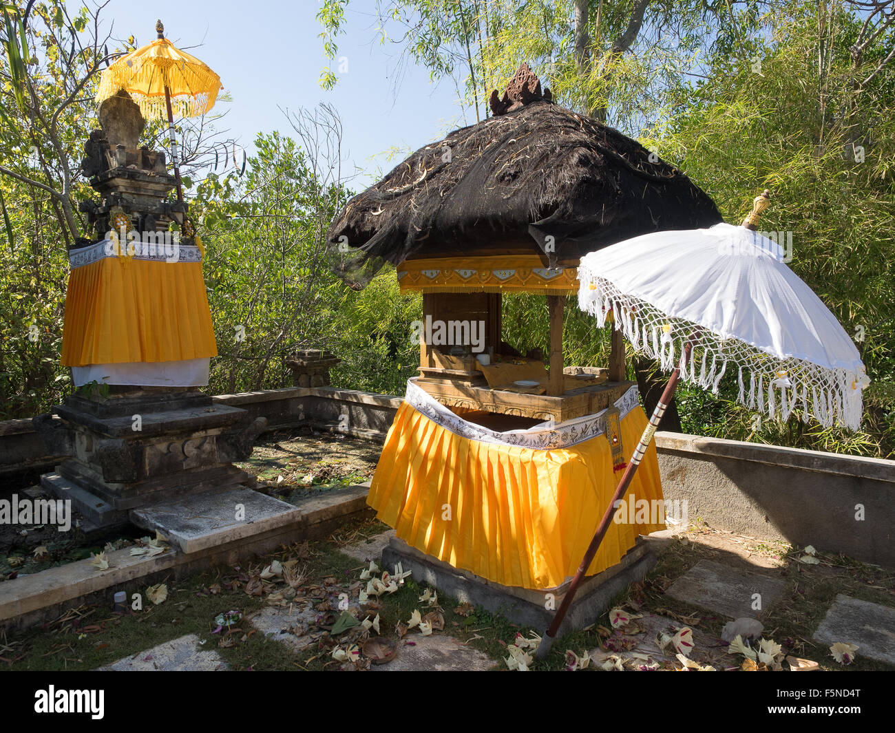 Colourful hindu shrine hi-res stock photography and images - Alamy