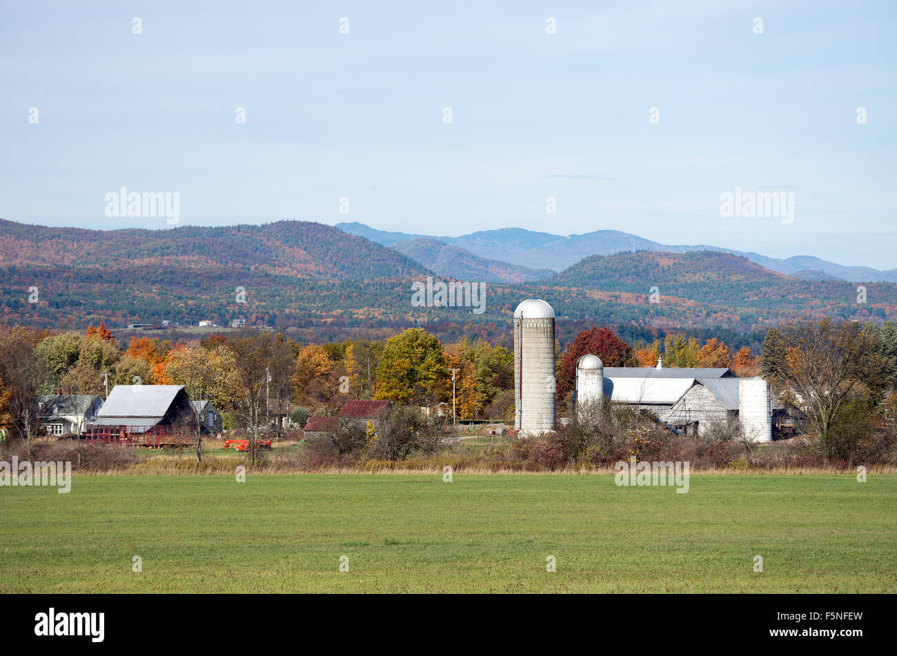 Farm in Vermont with mountains in the background Stock Photo - Alamy