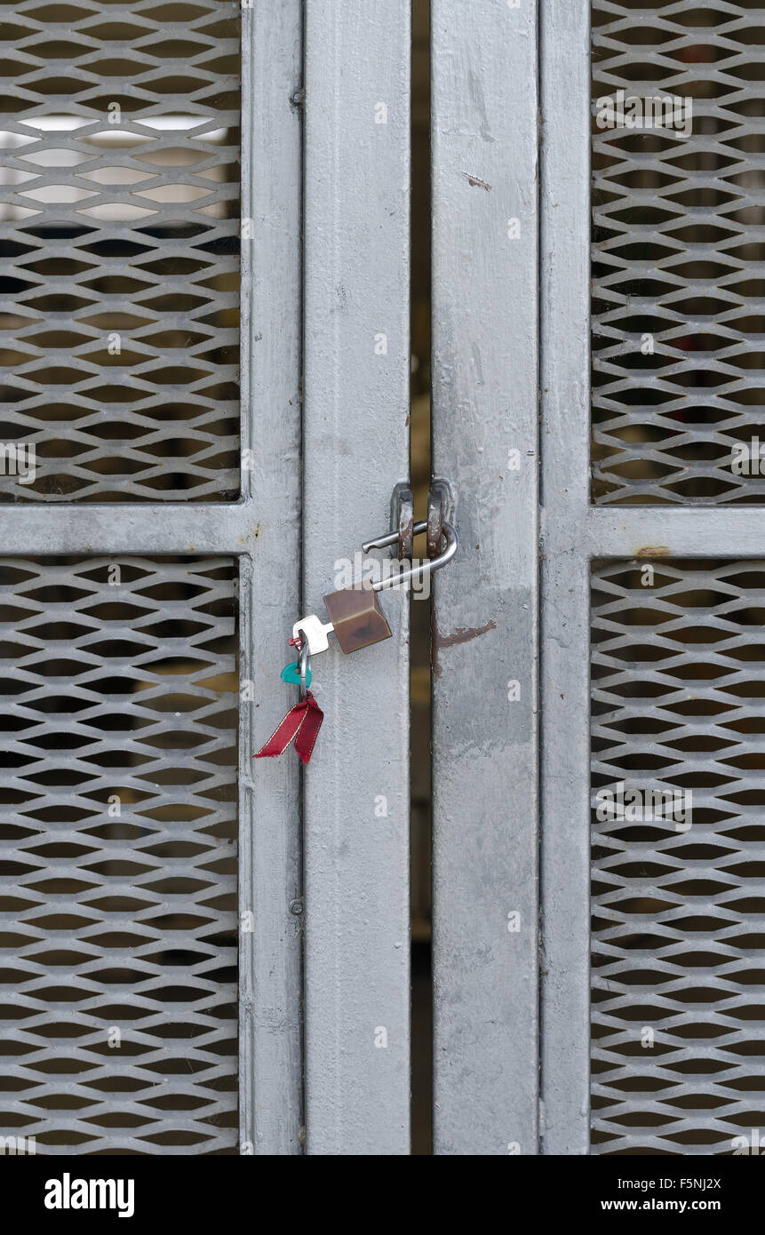 Locked system hi-res stock photography and images - Alamy