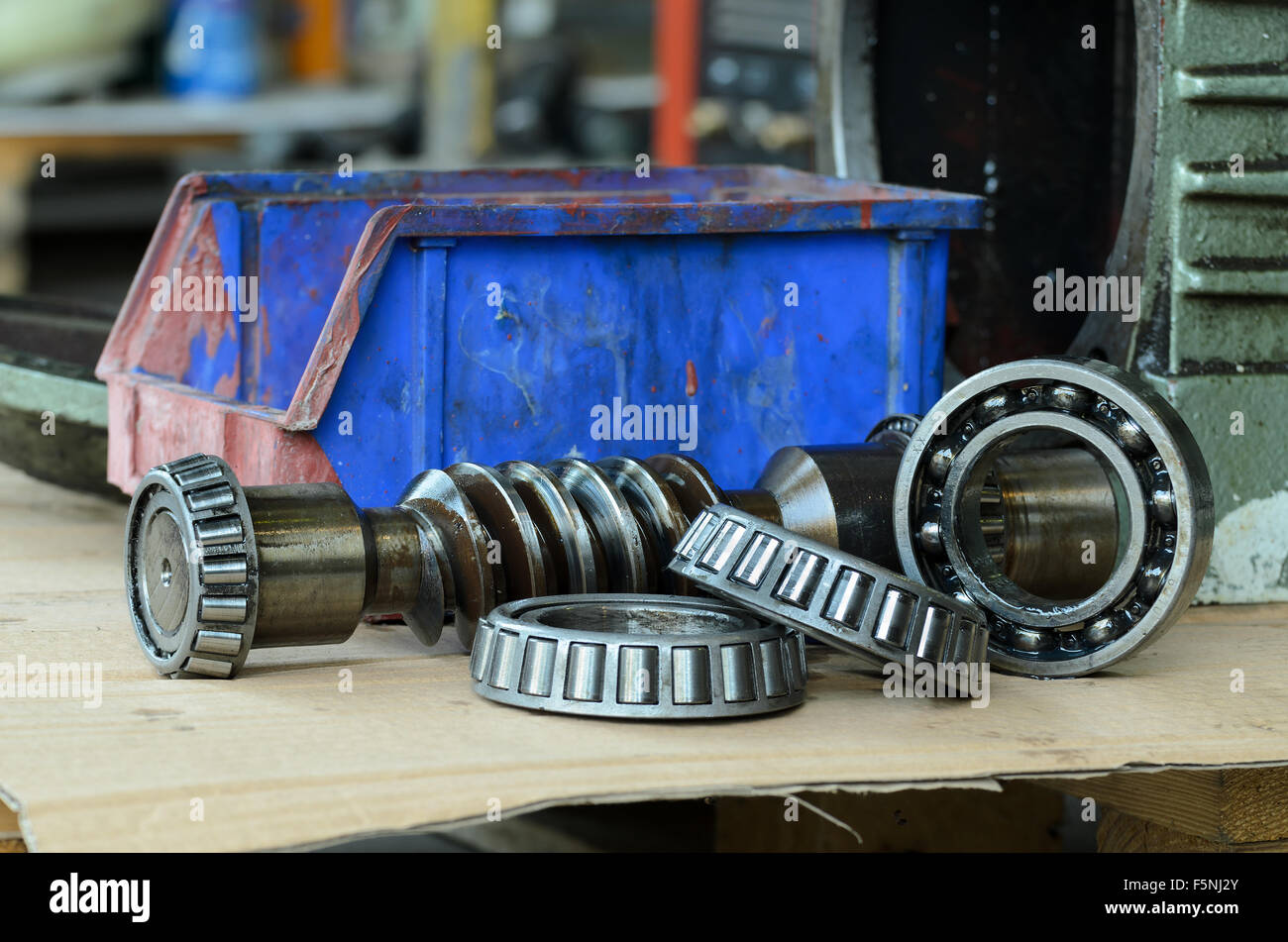 Gears box and bearings Stock Photo - Alamy