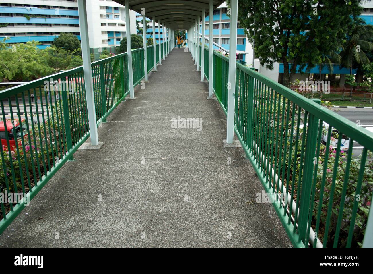 Pedestrian bridge over highway hi-res stock photography and images - Alamy