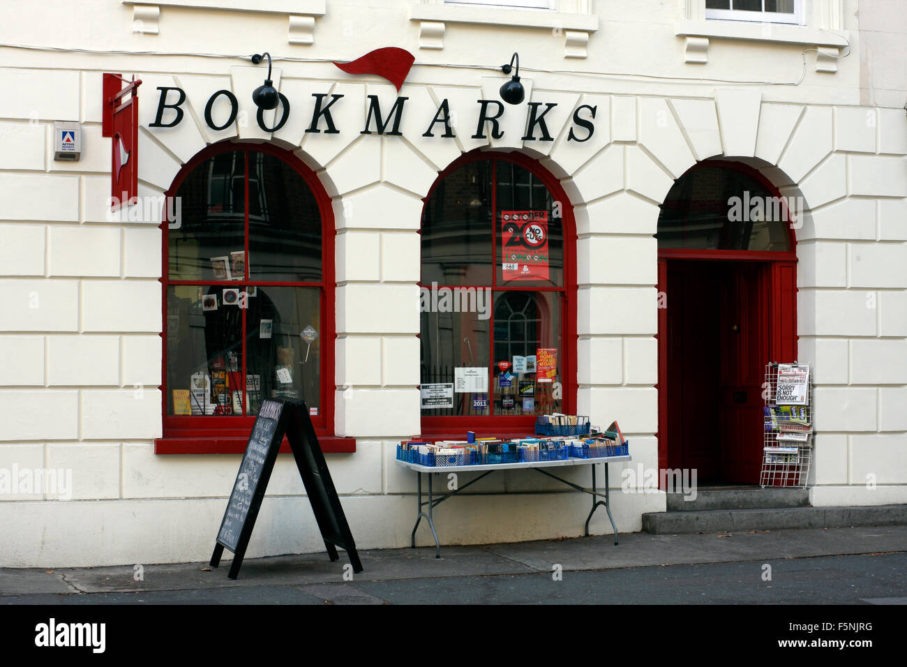 Bookmarks london hi-res stock photography and images - Alamy
