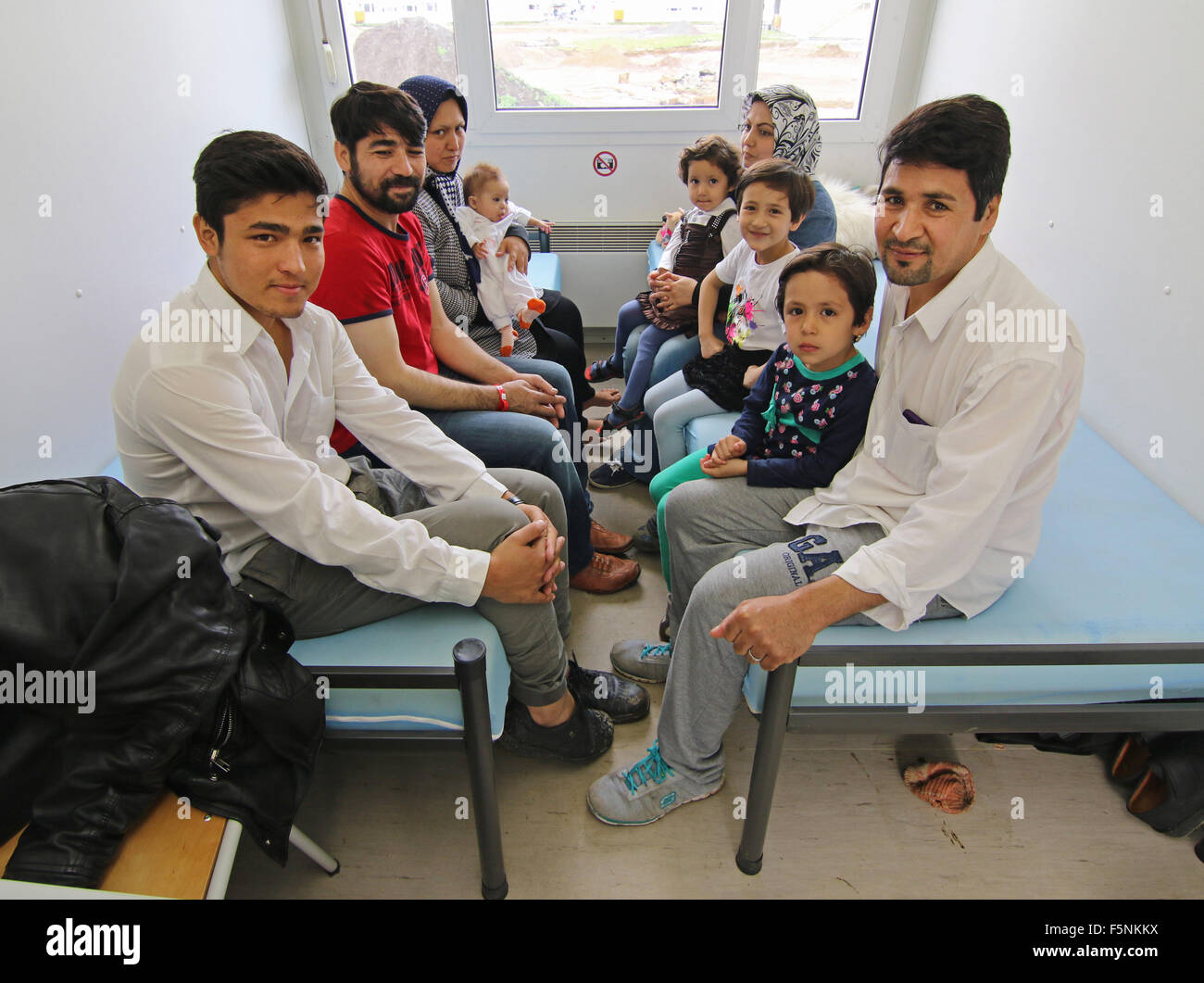 Halberstadt, Germany. 07th Nov, 2015. Afghan refugee family Ghazni sits ...