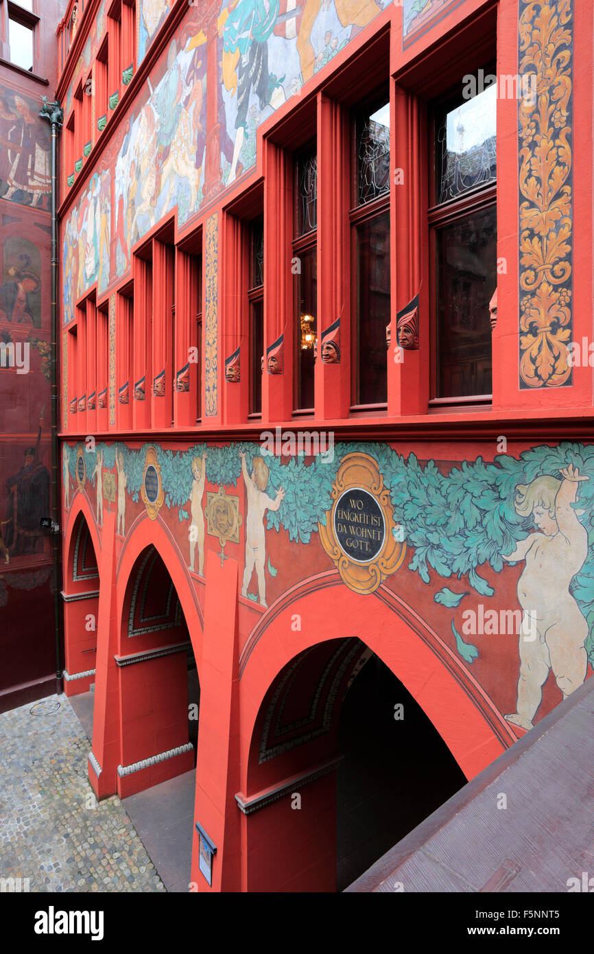 Exterior of the colorful Rathaus building (town hall) Marketplaz, city ...