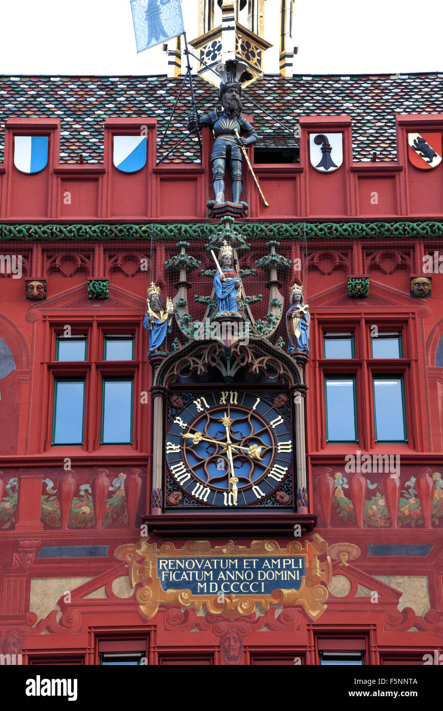 Exterior of the colorful Rathaus building (town hall) Marketplaz, city ...