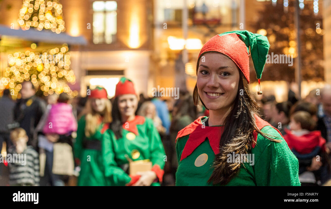 Father christmas arriving hi-res stock photography and images - Alamy