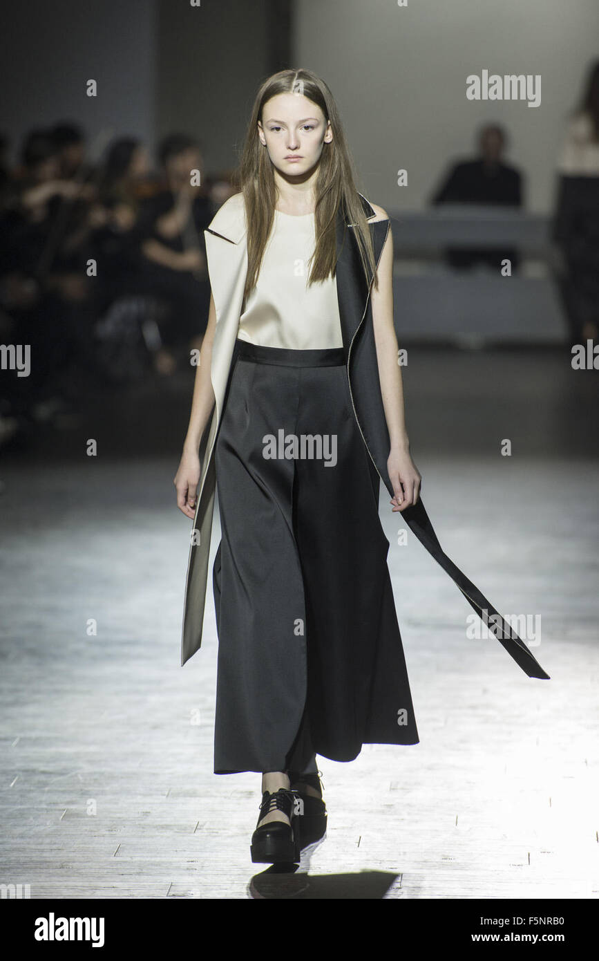 Tbilisi, Georgia. 07th Nov, 2015. A model presents a creation of Tamuna ...