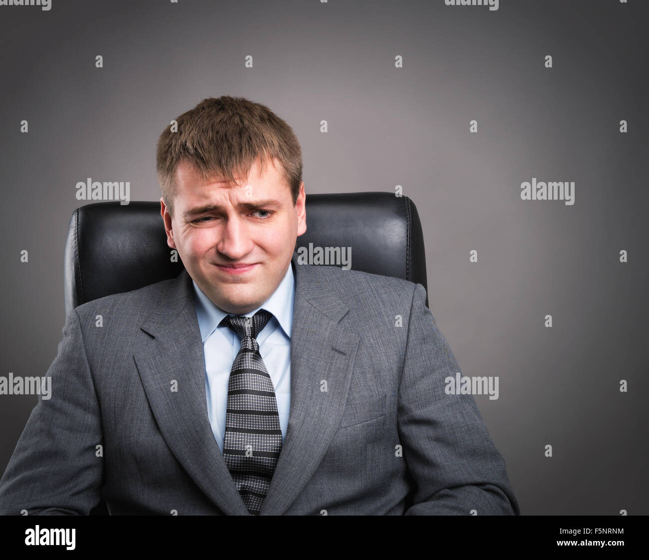 Stares at screen hi-res stock photography and images - Alamy