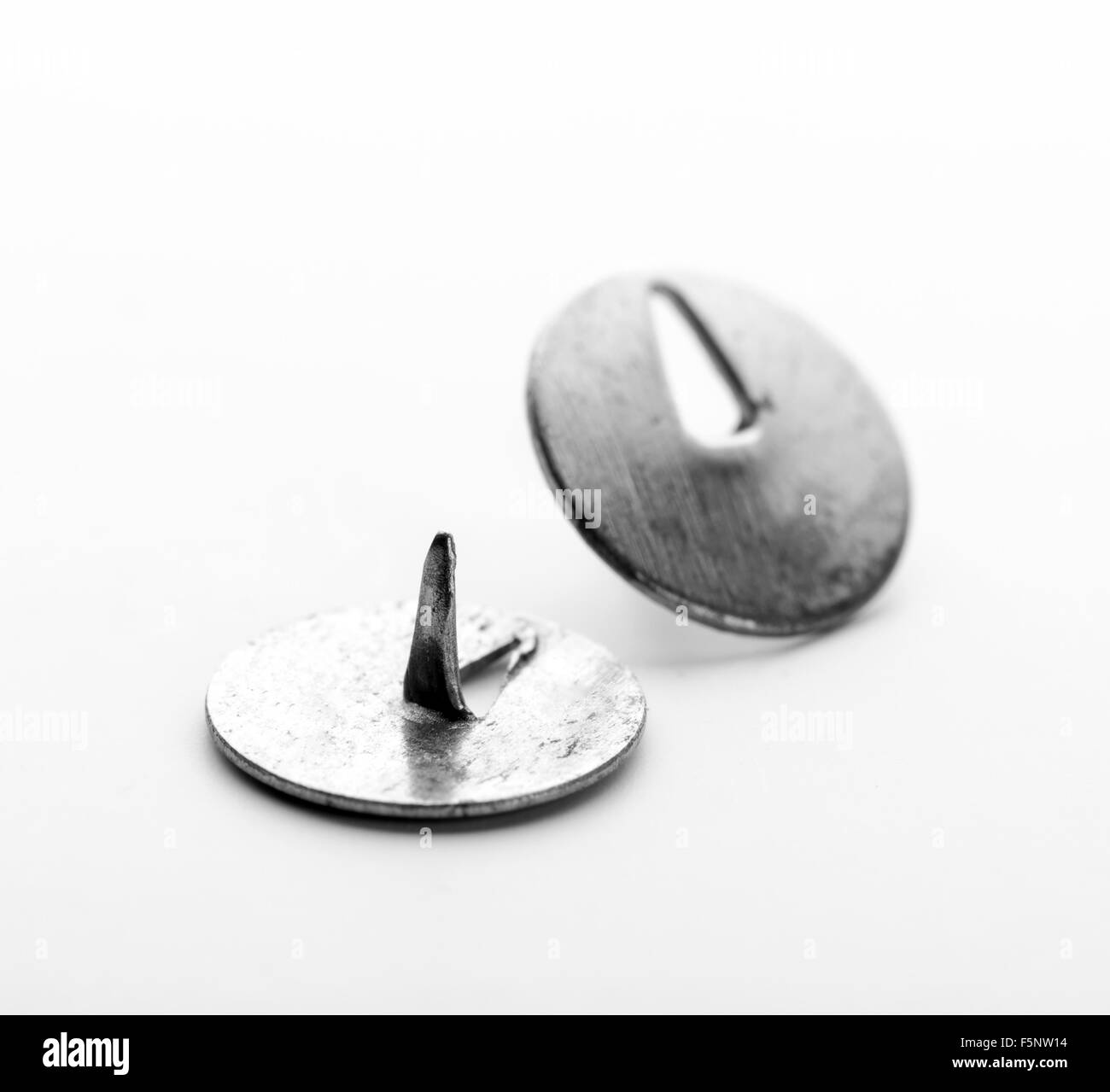 Drawing pins round hi-res stock photography and images - Alamy