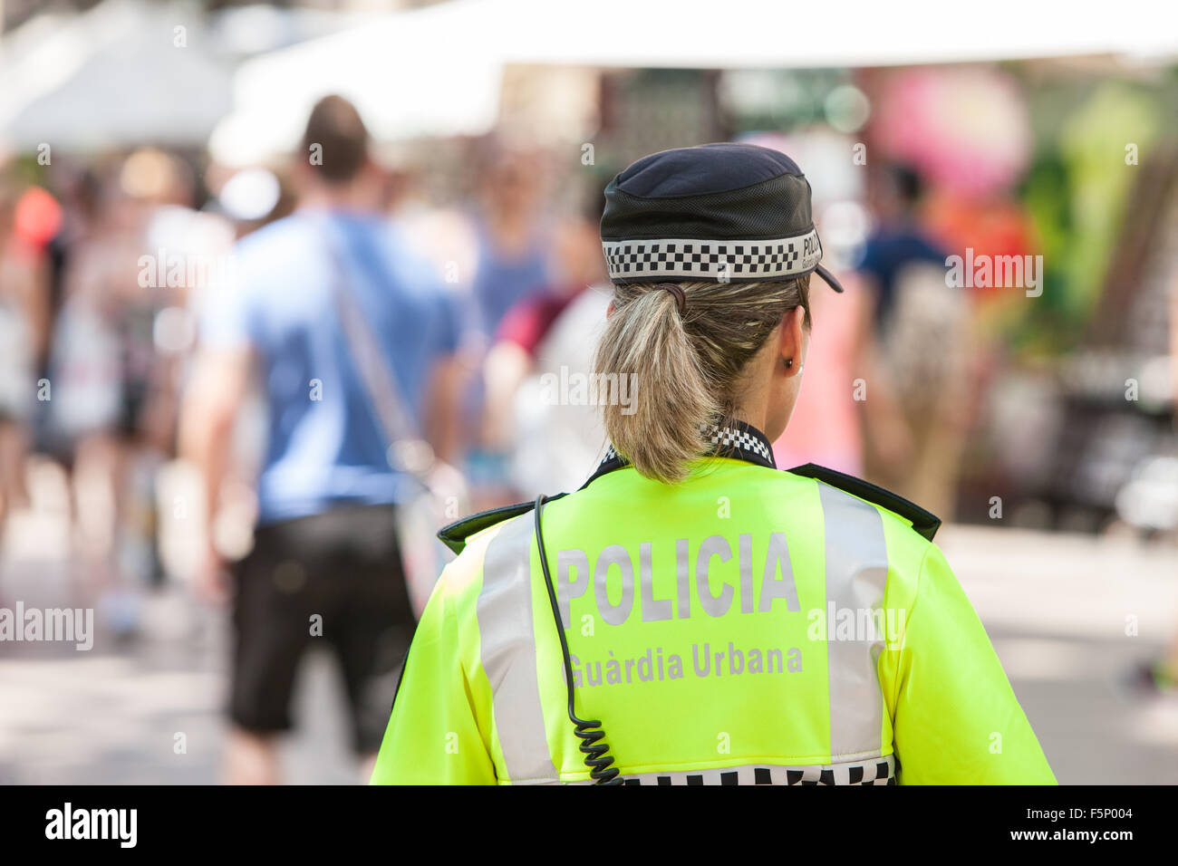 female,woman,police officer,police officers,policia,Guardia Urbana ...