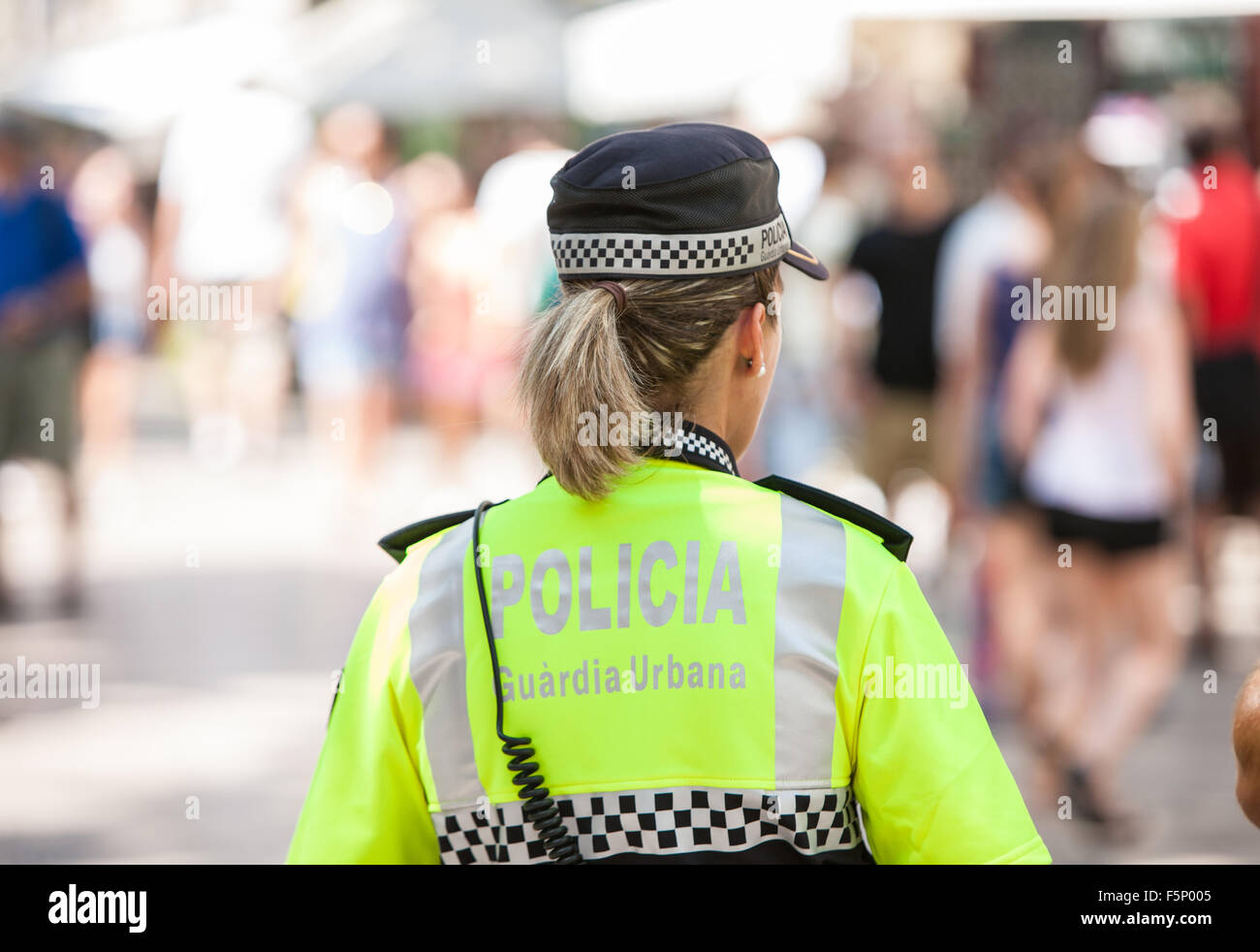 female,woman,police officer,police officers,policia,Guardia Urbana ...