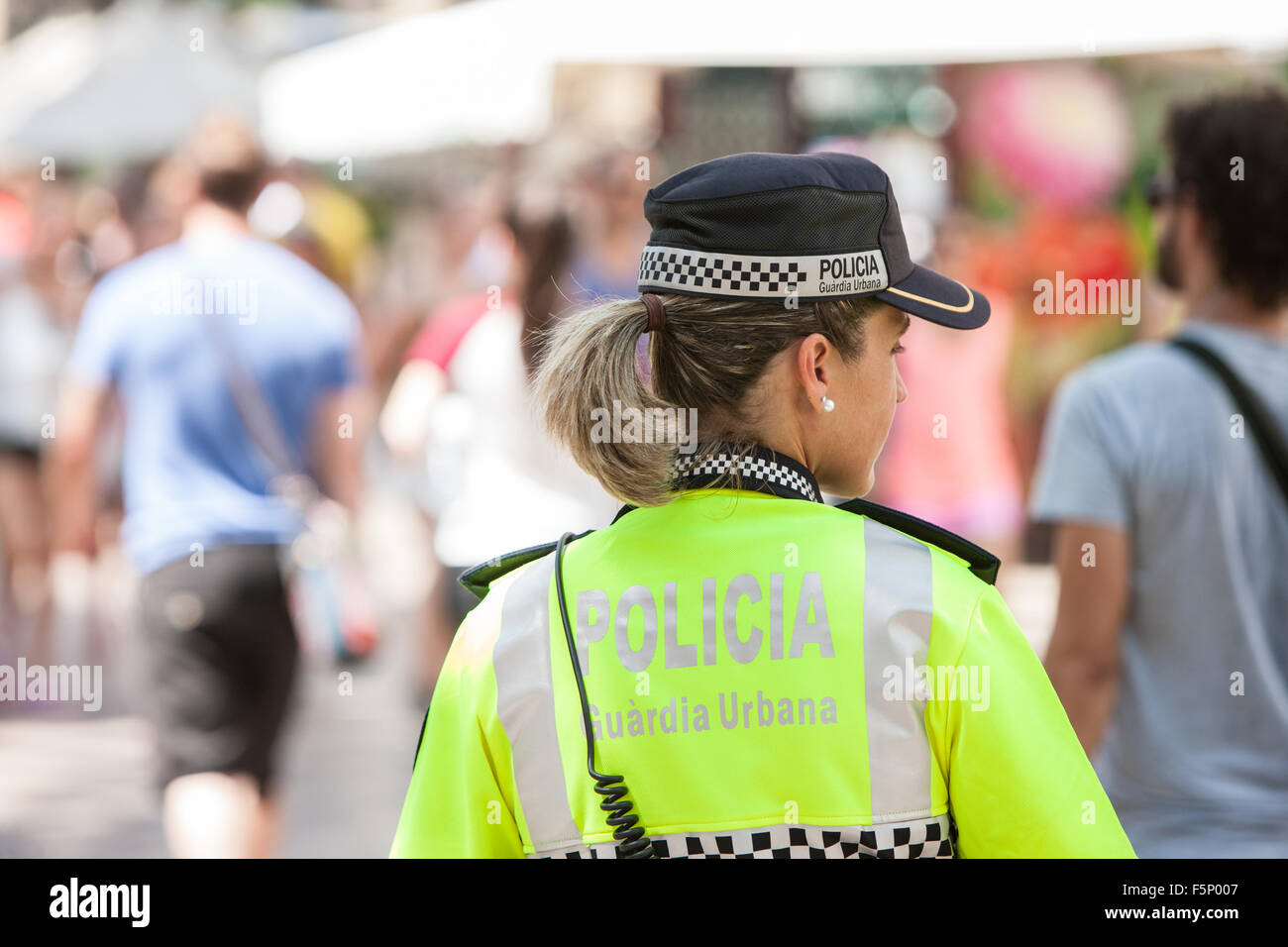 female,woman,police officer,police officers,policia,Guardia Urbana ...