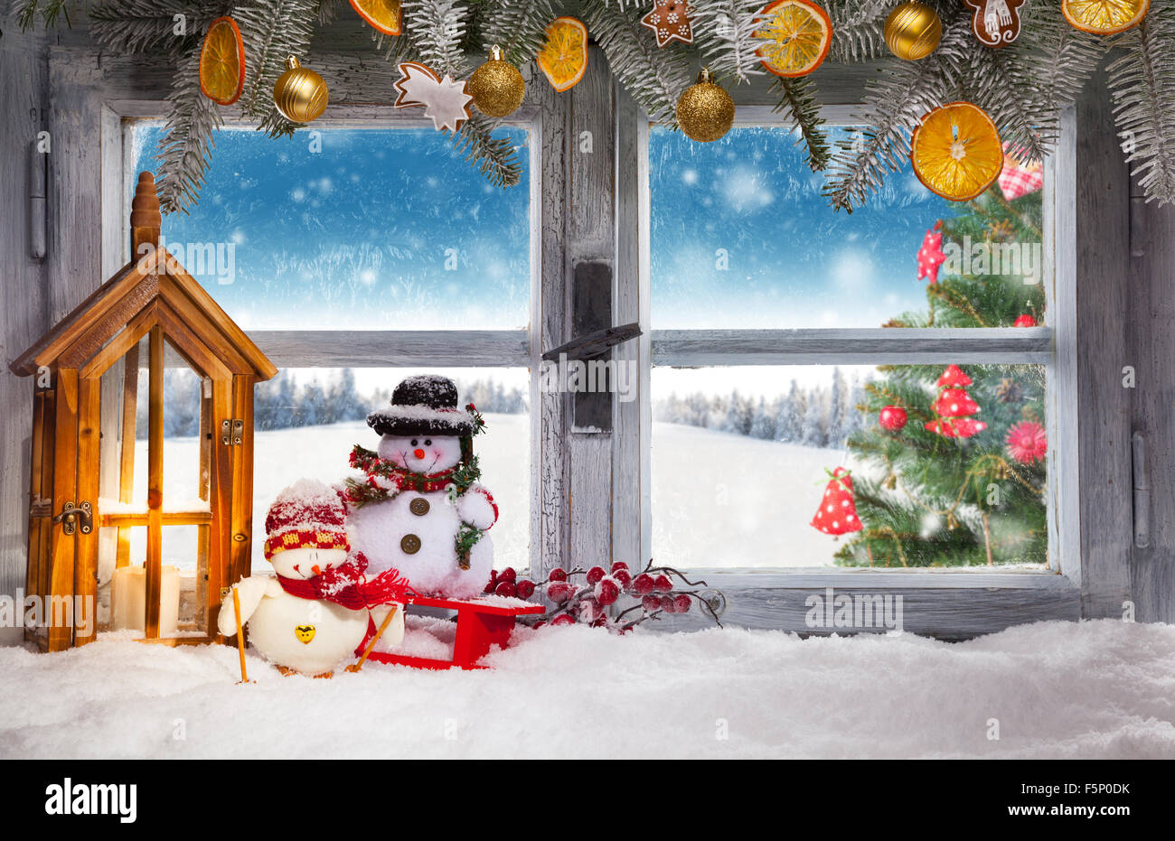 Vintage wooden window overlook winter landscape Stock Photo - Alamy