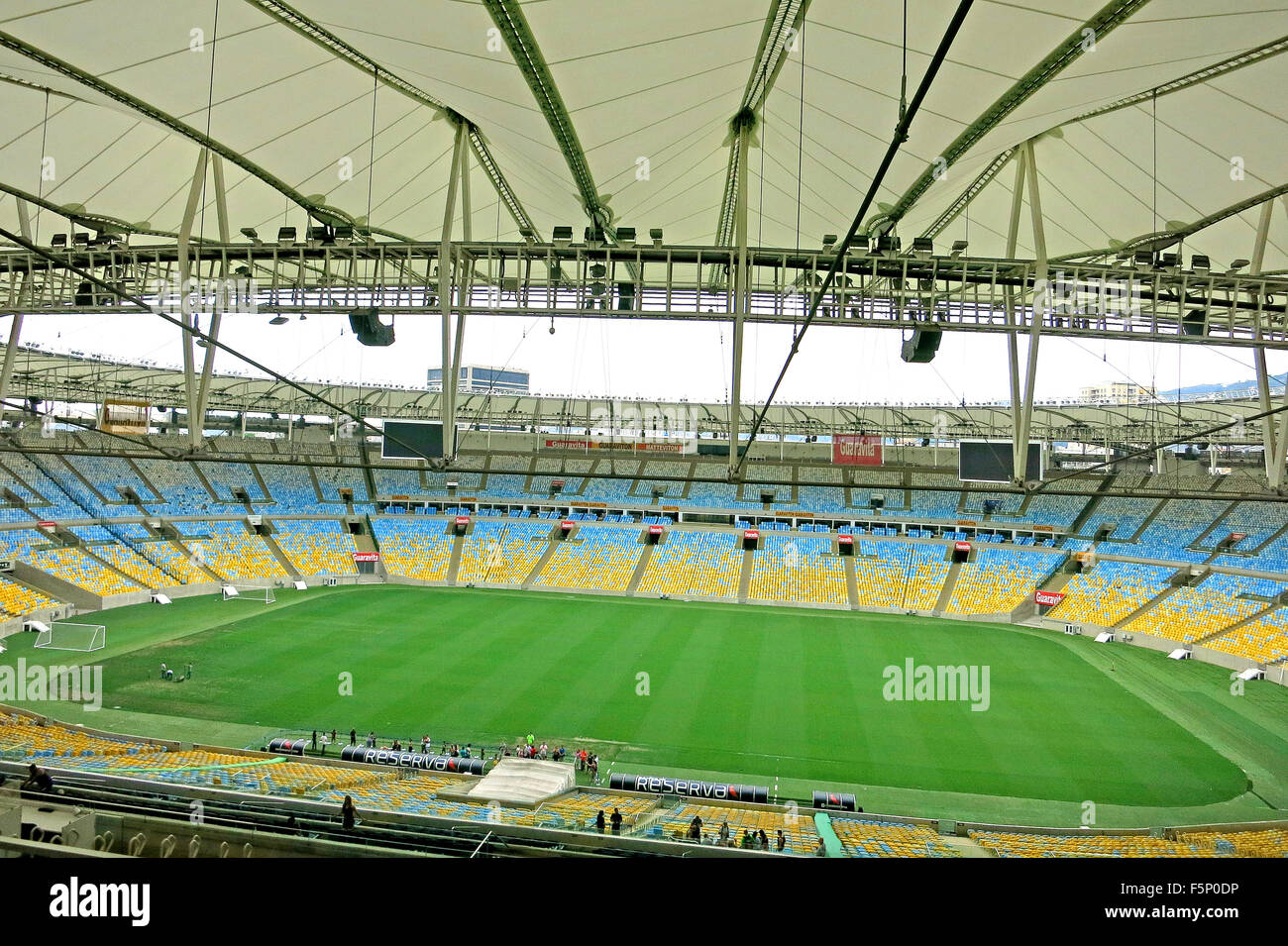 Maracana stadium hi-res stock photography and images - Alamy