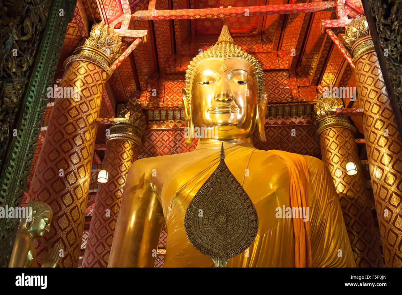 Wat phanan choeng in ayutthaya hi-res stock photography and images - Alamy