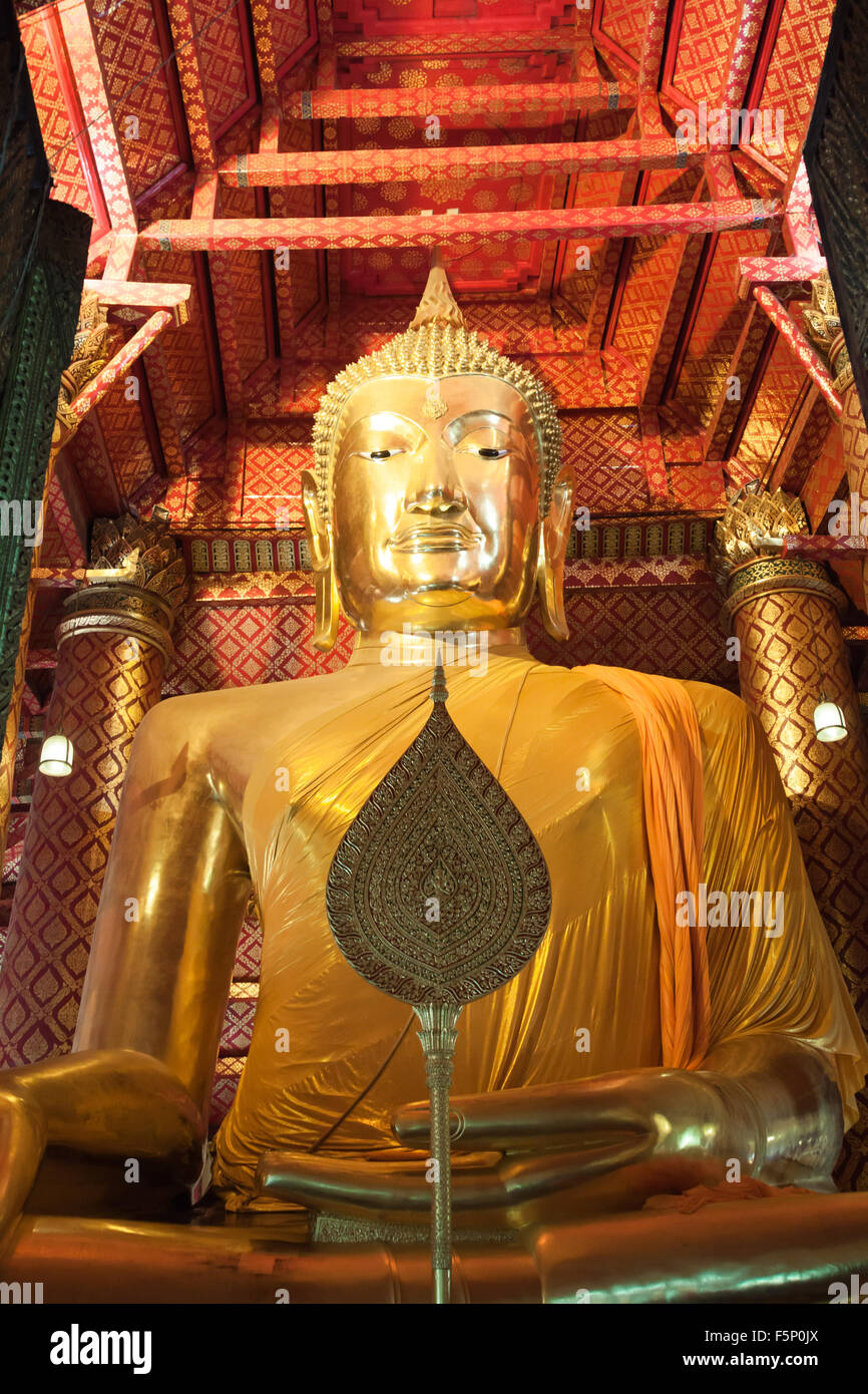 Wat phanan choeng in ayutthaya hi-res stock photography and images - Alamy