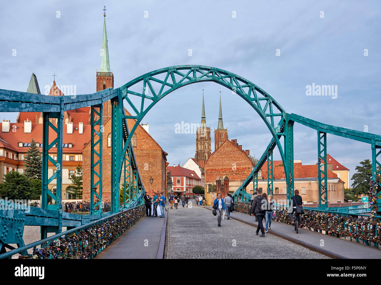 Tumski Bridge, connecting old town and Sand Island of Wroclaw with Cathedral Island or Ostrow ...
