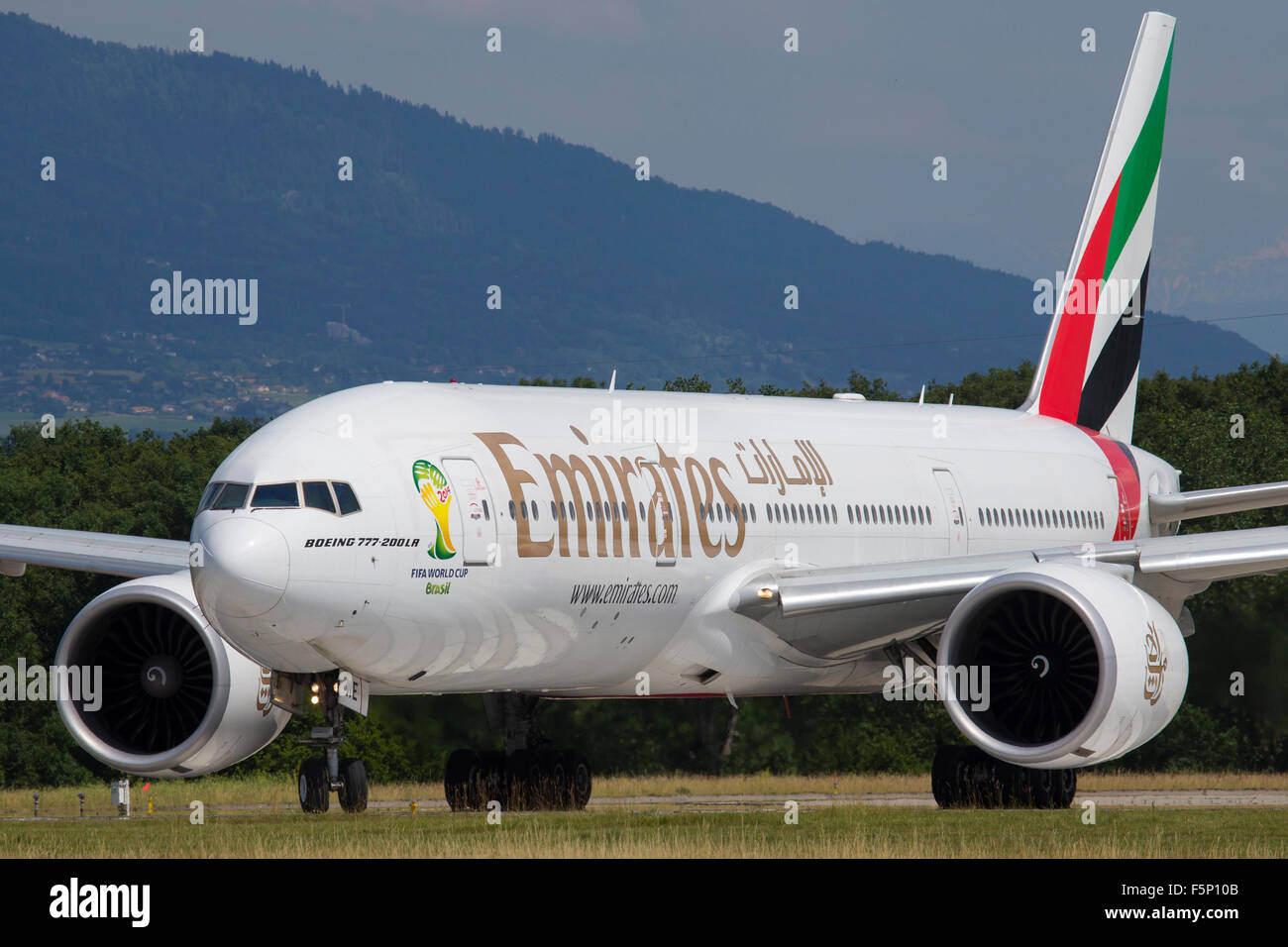Emirates Boeing 777 Stock Photo - Alamy