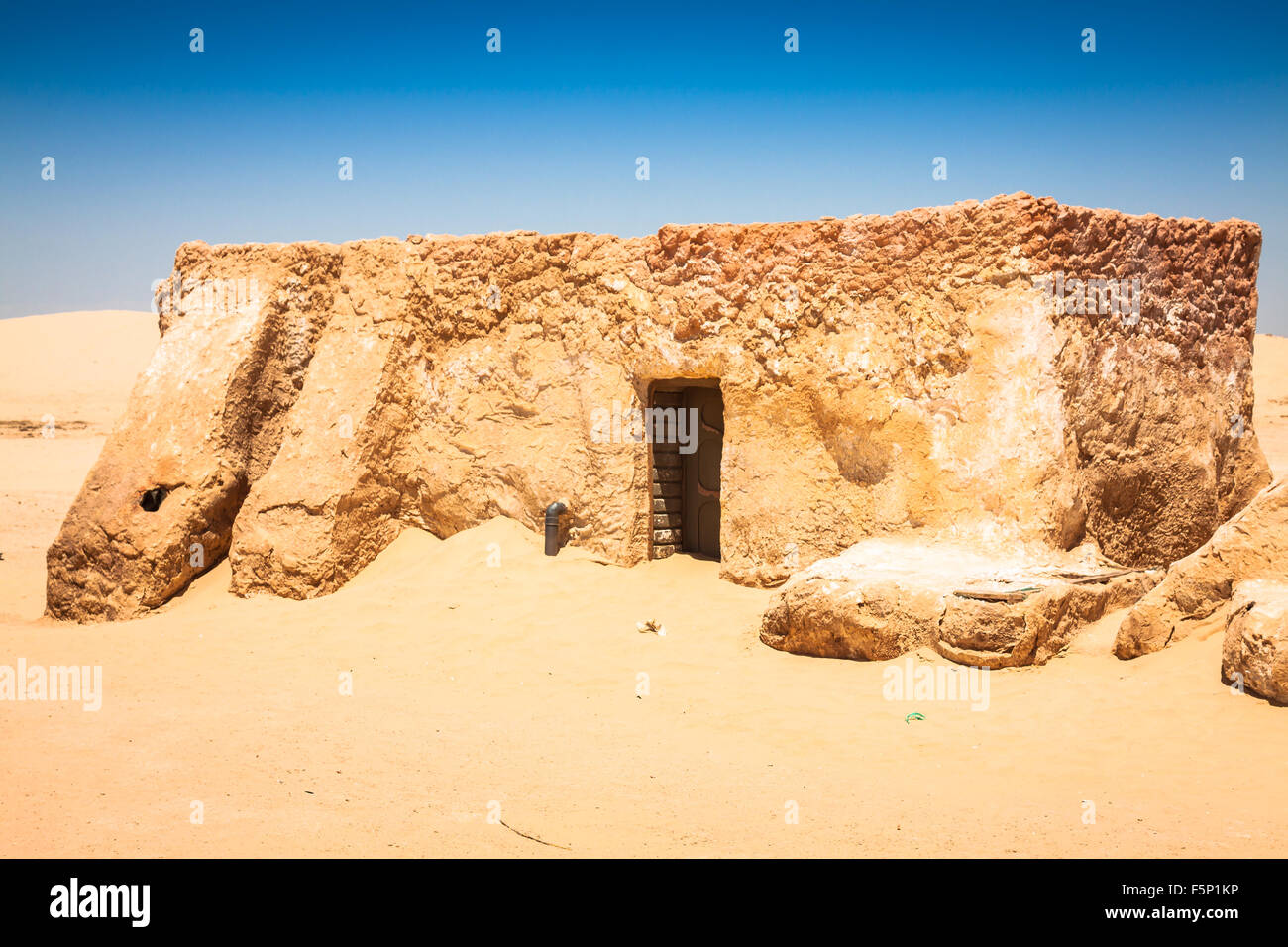 The houses from planet Tatouine - Star Wars film set,Nefta Tunisia ...