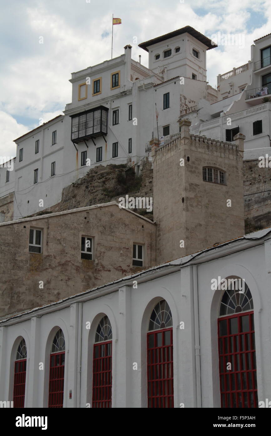 Buildings with arches hi-res stock photography and images - Alamy