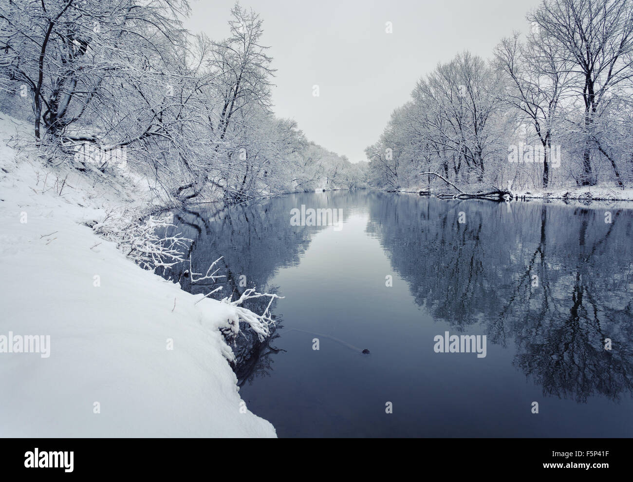 Snowy water landscape scene light hi-res stock photography and images ...
