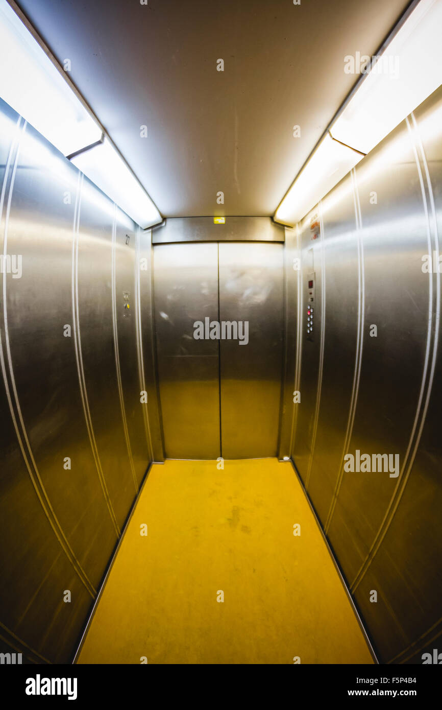 Elevator interior hospital architecture door hi-res stock photography and images - Alamy